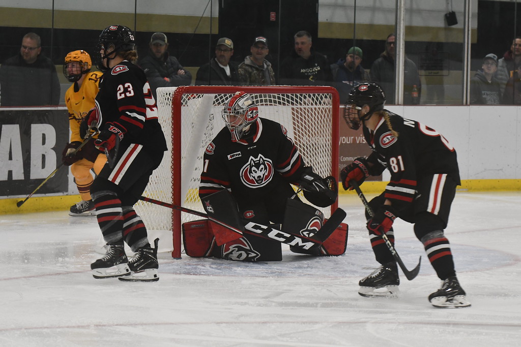 Two Huskies Receive WCHA Awards - KVSC 88.1 FM