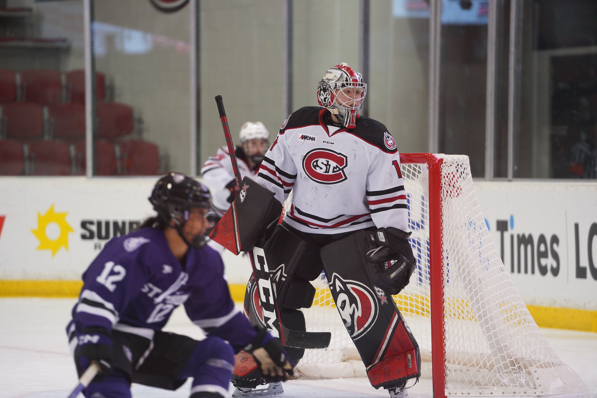 Women's Hockey Completes "Griddy" Sweep Now Ranked #14 - KVSC 88.1 FM