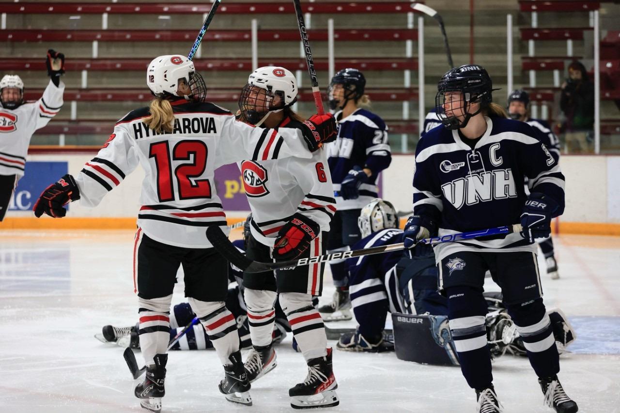 Women's Hockey Team Shines in East-West Showcase - KVSC 88.1 FM