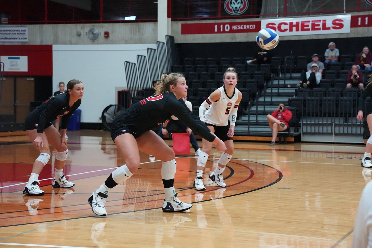 Huskies Fall in NCAA Quarterfinals - KVSC 88.1 FM