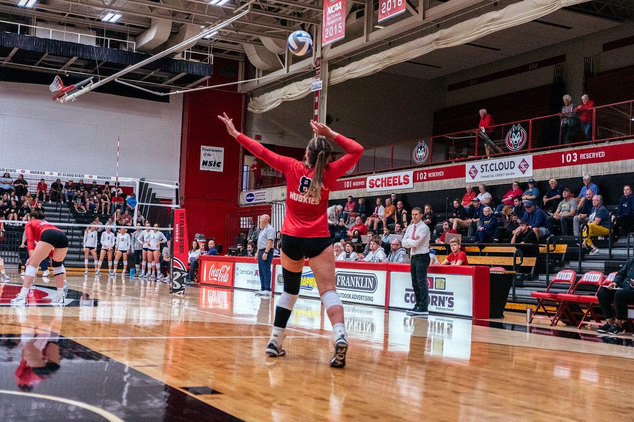 Huskies Sweep Golden Bears as Foley Sets 2 Records. - KVSC 88.1 FM