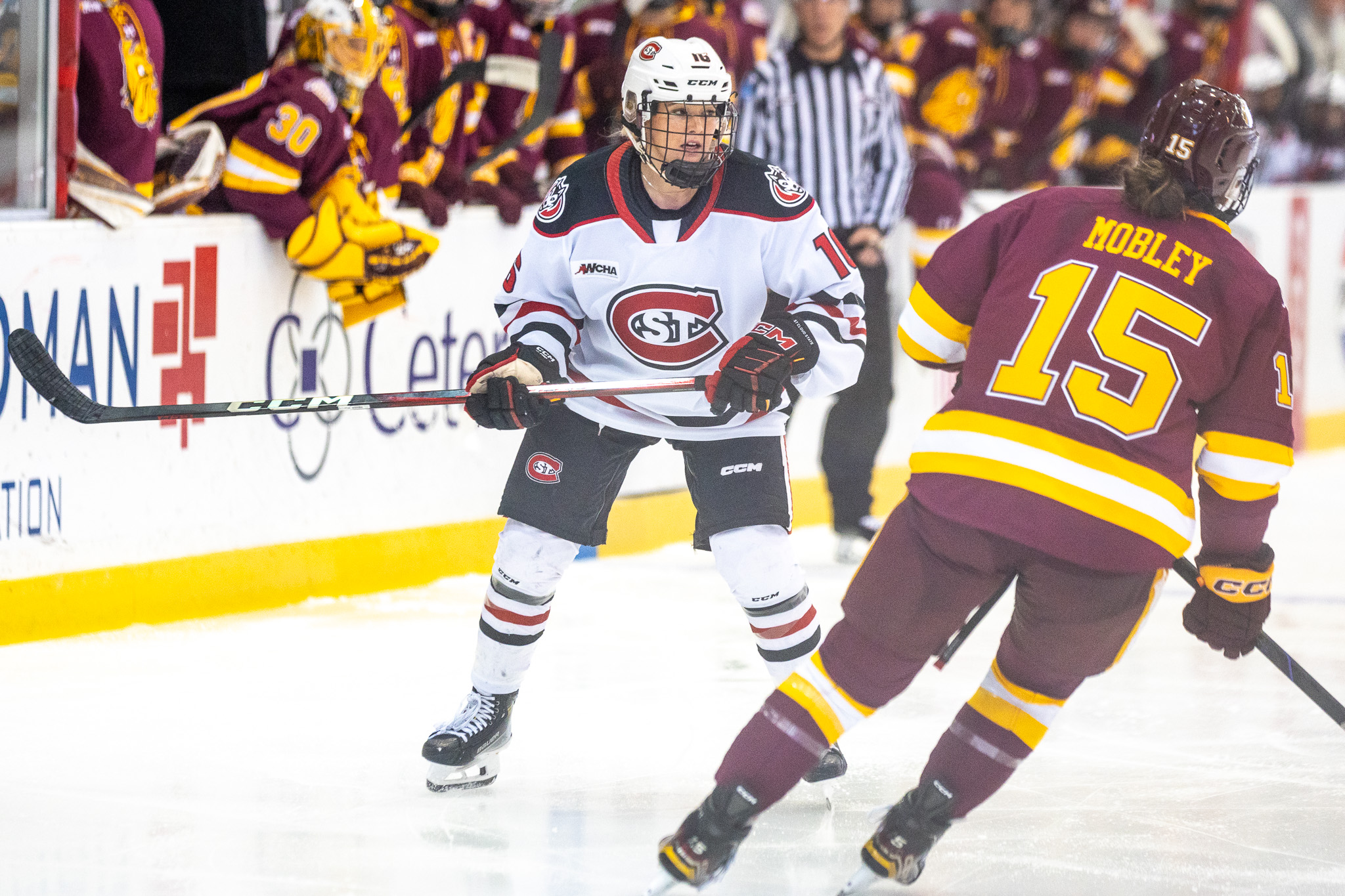 Huskies Falter Late, Fall to Duluth - KVSC 88.1 FM